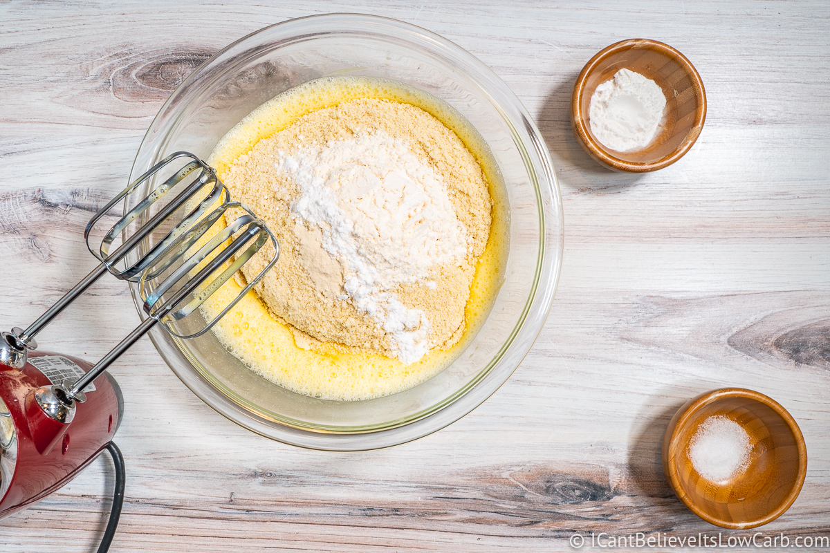 Best Keto Bread Recipe | Fluffy Low Carb Bread (Paleo & Gluten Free)